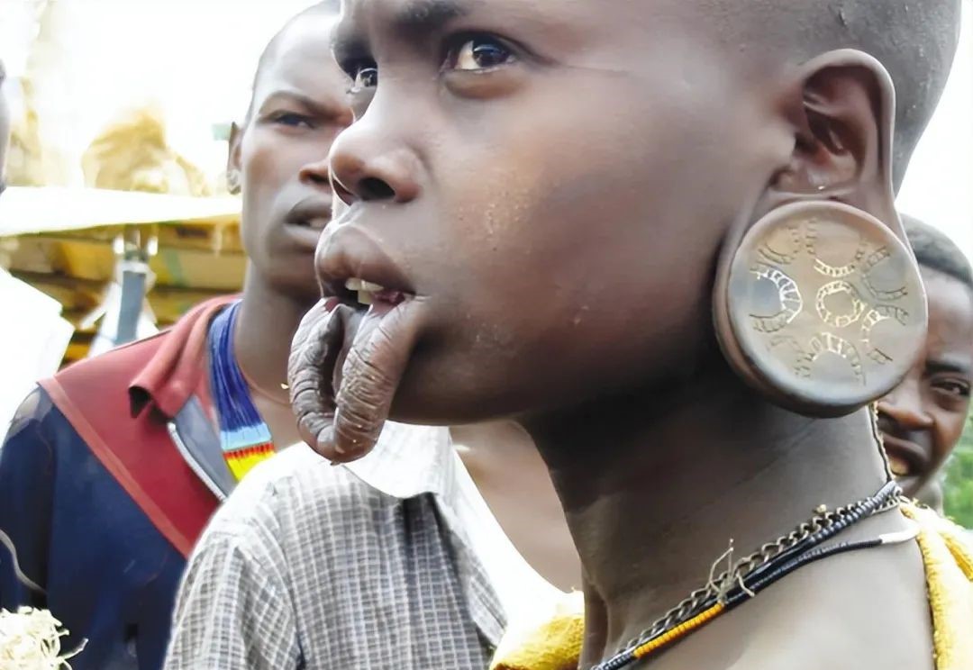 The Fascinating Lip Plates Tradition of the Mursi Tribe in Africa
