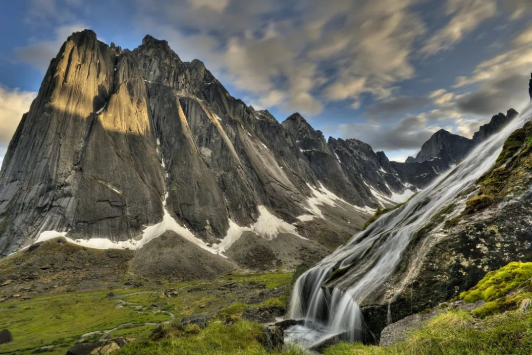 Nahanni Valley: The Mysterious "Headless Valley" and Its Dark