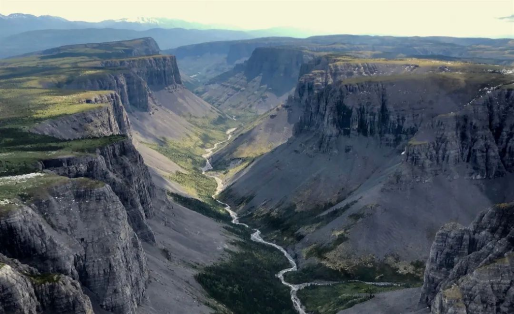 Nahanni Valley: The Mysterious "Headless Valley" and Its Dark