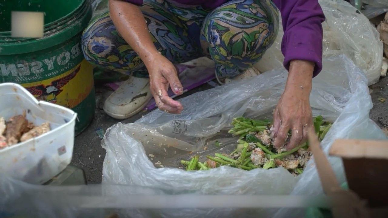 Pagpag: The Controversial Street Food Made from Trash - 9pt.com