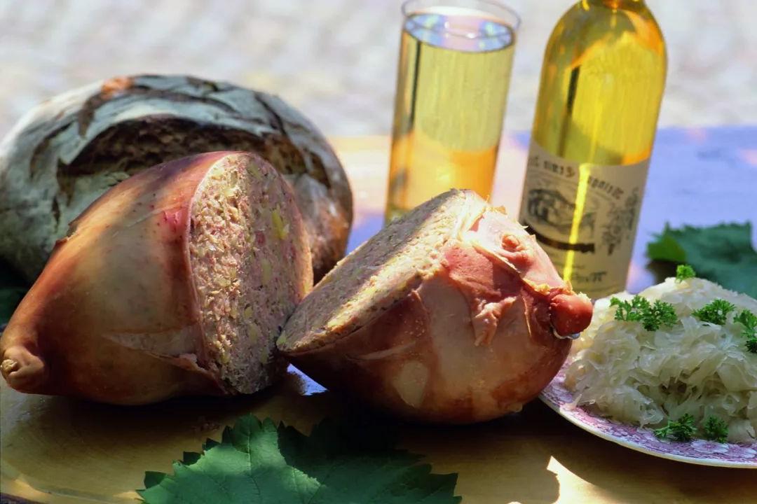 German Cuisine: 10 Bizarre Foods That Shock Foreigners! - 9pt.com